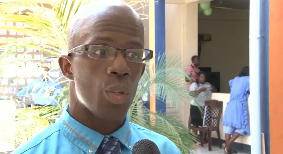 DC Jabini: "Soms betaal je bijna SRD 2400,- voor een uittreksel" - KEY ...