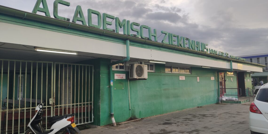 AZP krijgt eerste patiëntenlift - KEY NEWS SURINAME