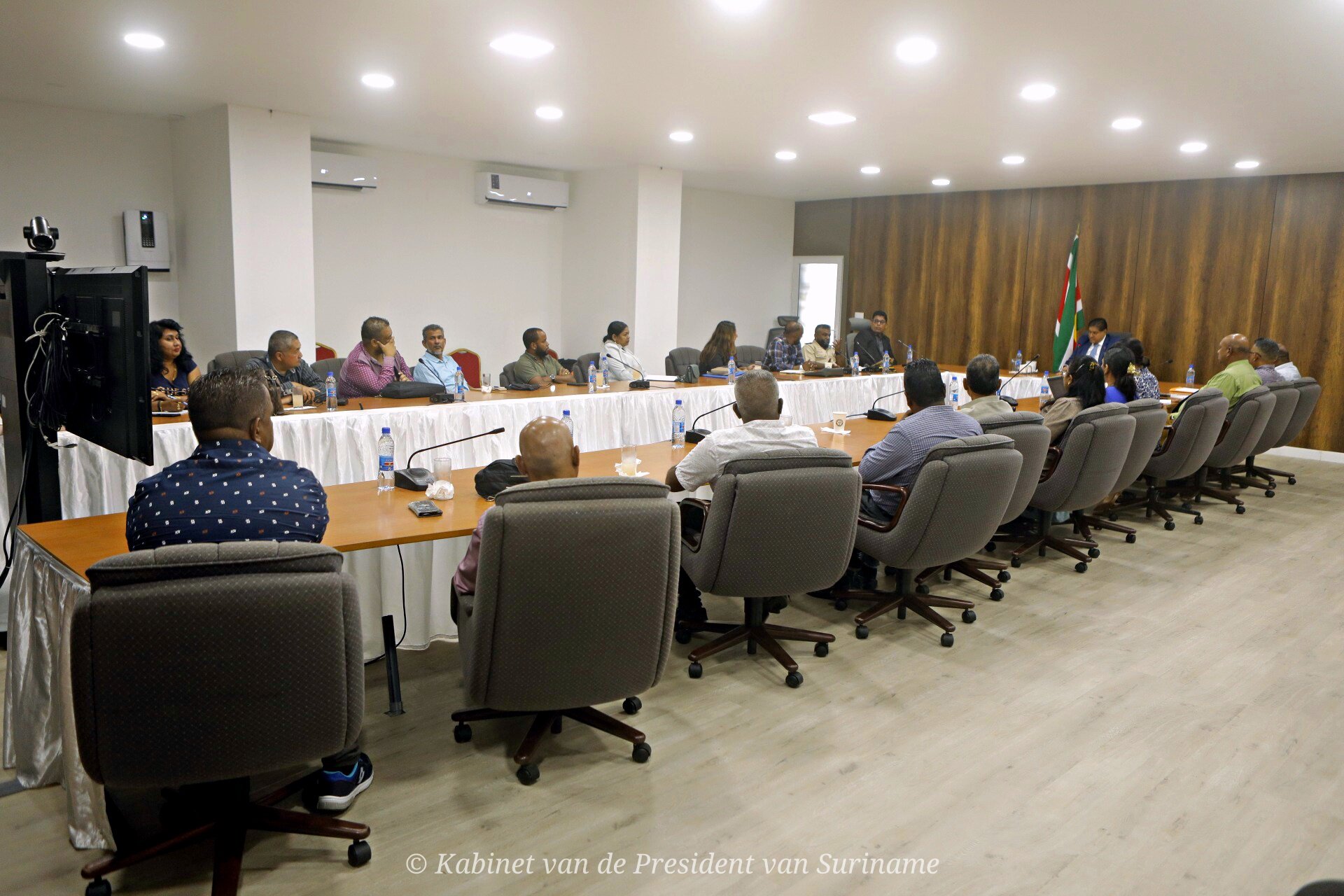 Vertegenwoordiging granman der Aucaners bespreekt uitdagingen ...