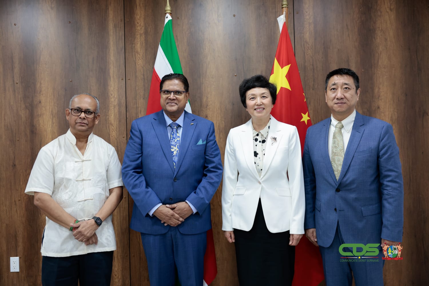 President Santokhi en Chinese minister onderstrepen vriendschappelijke ...