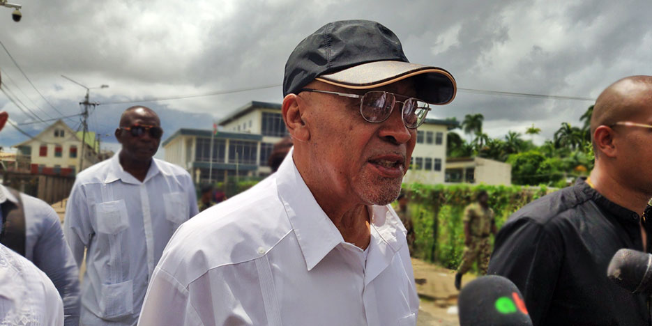 NDP'ers wachten officiële berichten af; dood Desi Bouterse niet ...