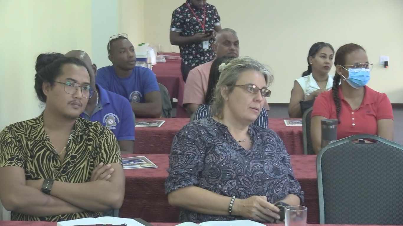 AdeKUS en BOG doen onderzoek naar insecticide voor bestrijding dengue ...