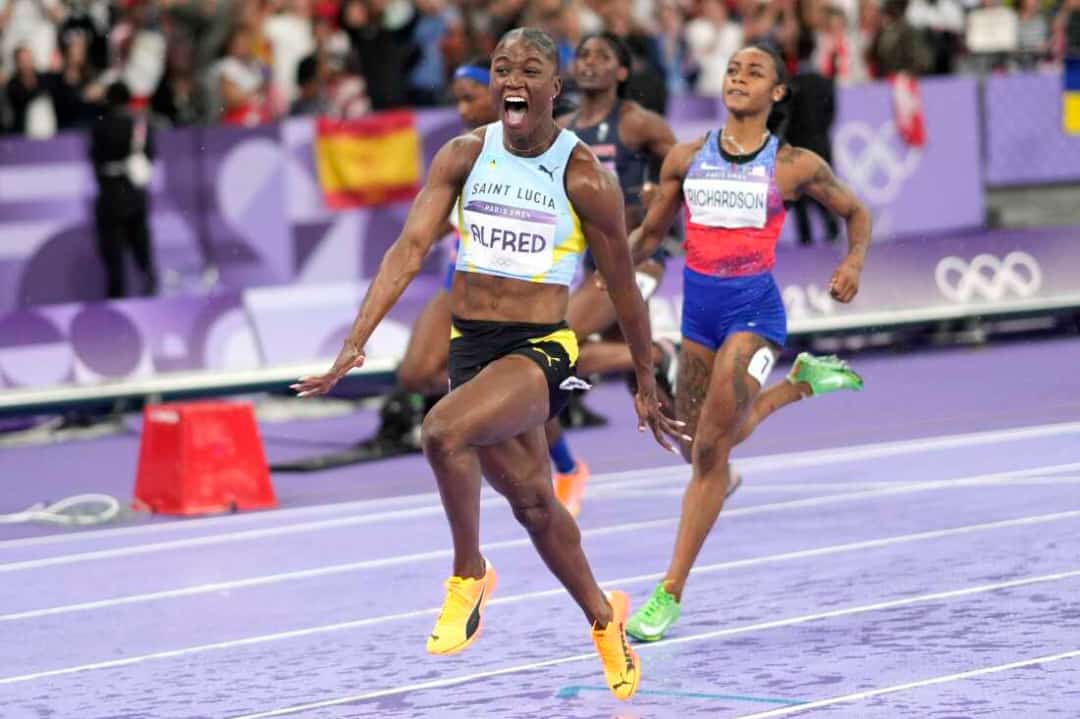 Julien Alfred uit Saint Lucia sprint naar goud op de 100 meter - KEY ...