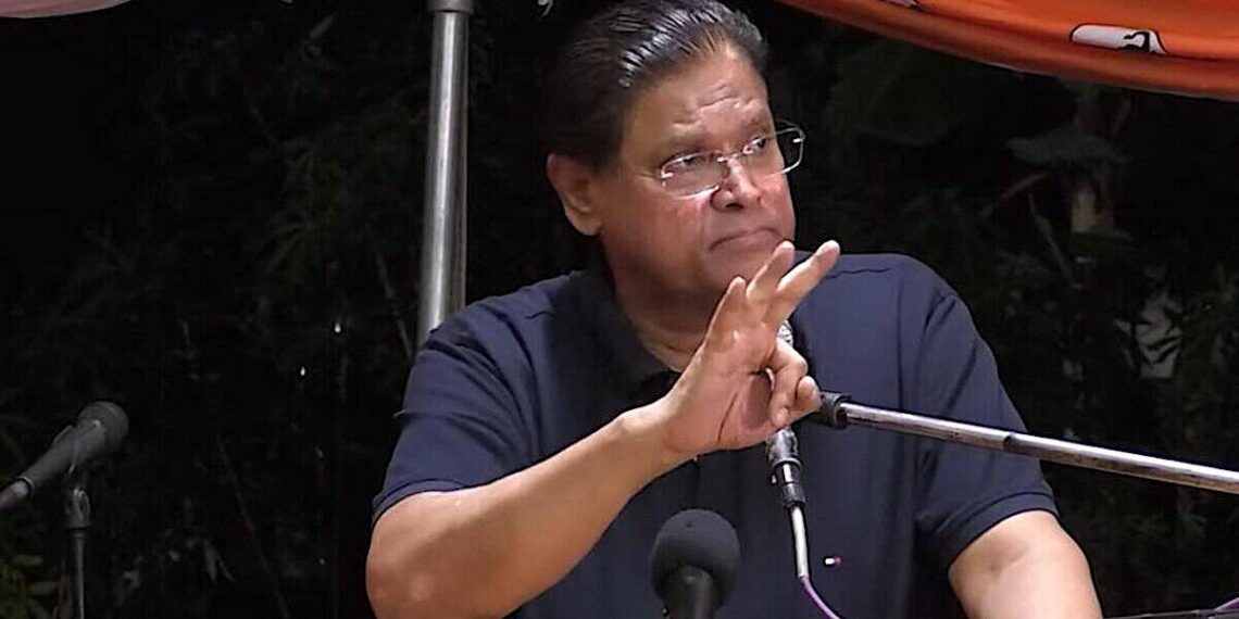 Santokhi: “Geef me 28 zetels en ik maak van Suriname een paradijs ...