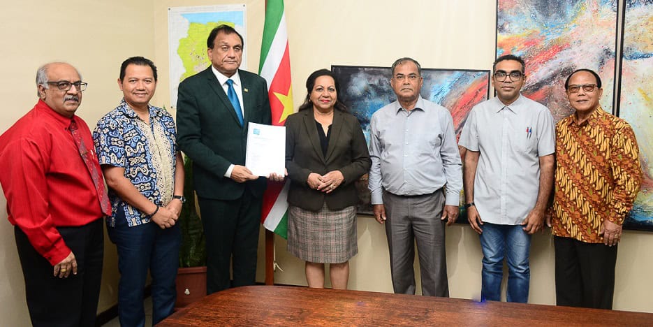 Nationale Taalraad presenteert raamwerk voor taalbeleid aan Ministerie ...